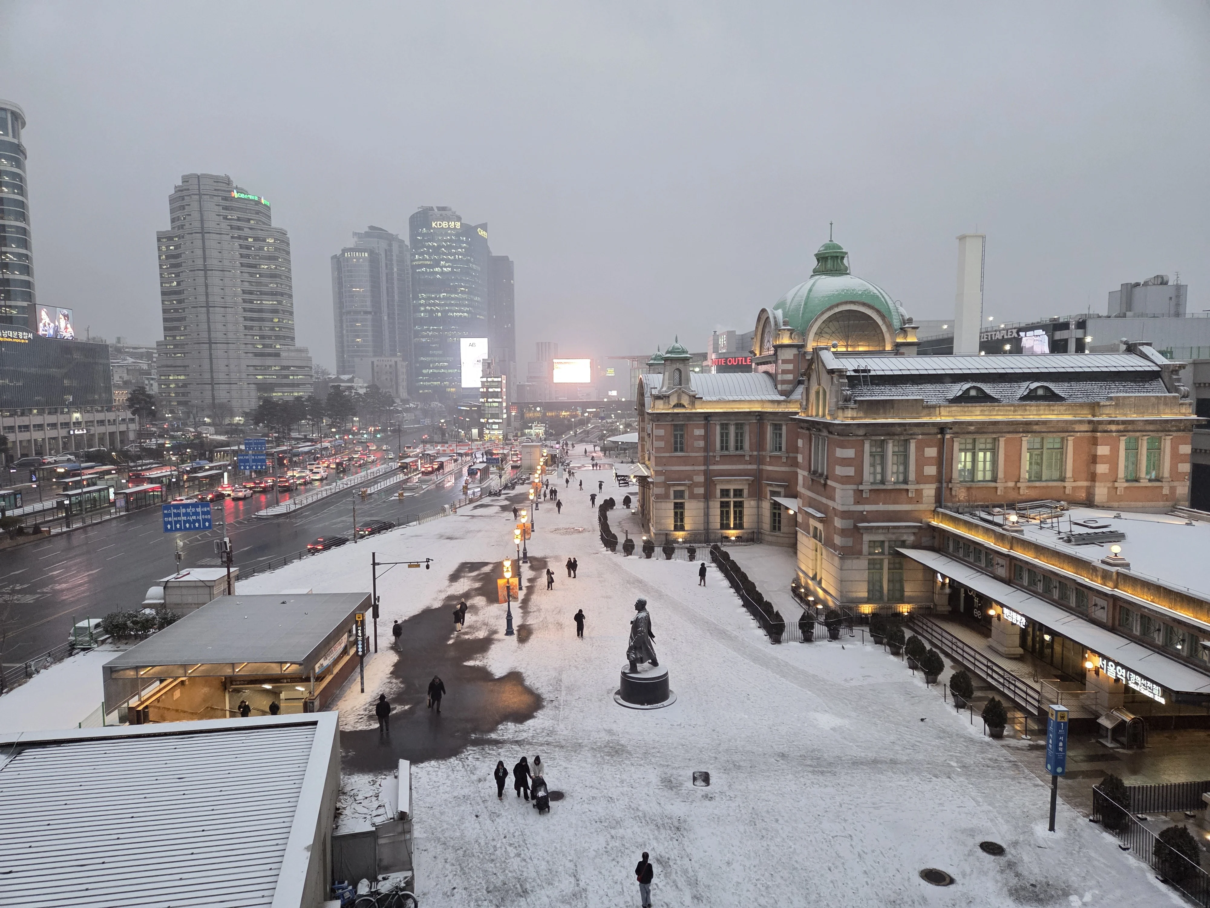Seoul’s Transformation: K-Drama Landmarks & Traditional Market Walk ...